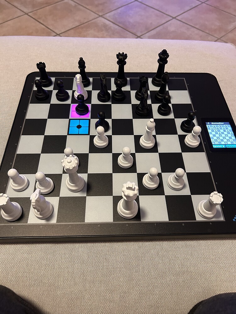 Using the color coded assistance - ChessUp 2 - ChessUp